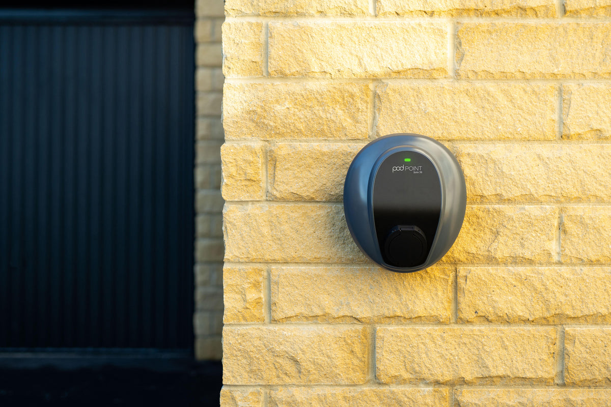 POD POINT SOLO 3: 7kW-22kW | SOCKET OR TETHERED