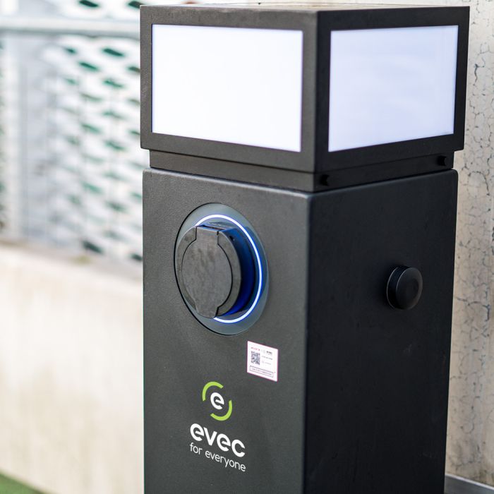 EVEC PEDESTAL: SOCKET | 22kW | 3-PHASE – voltaev.co.uk
