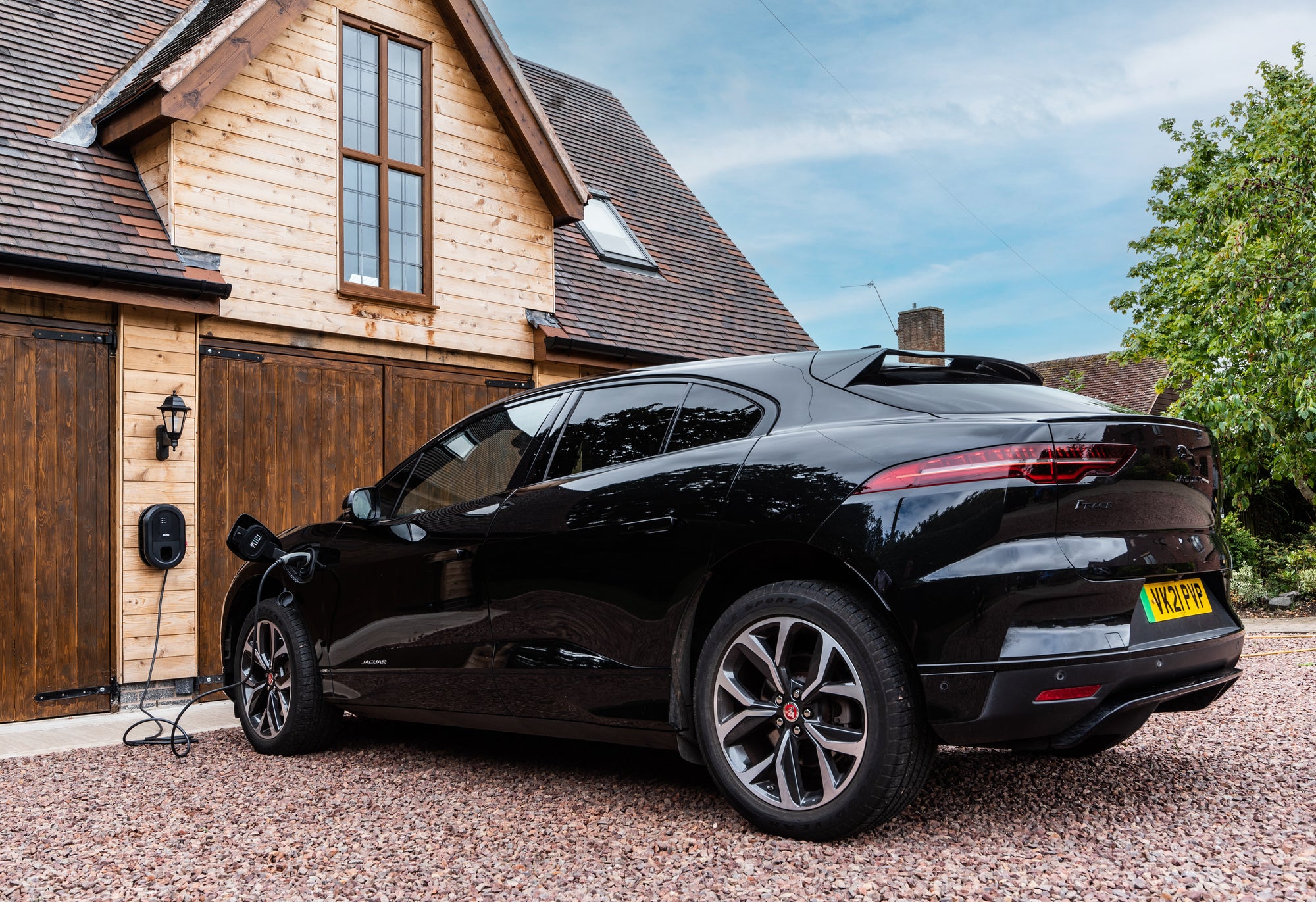 RATIO EV iO5: TETHERED | 7.4kW | 5M-10M – voltaev.co.uk